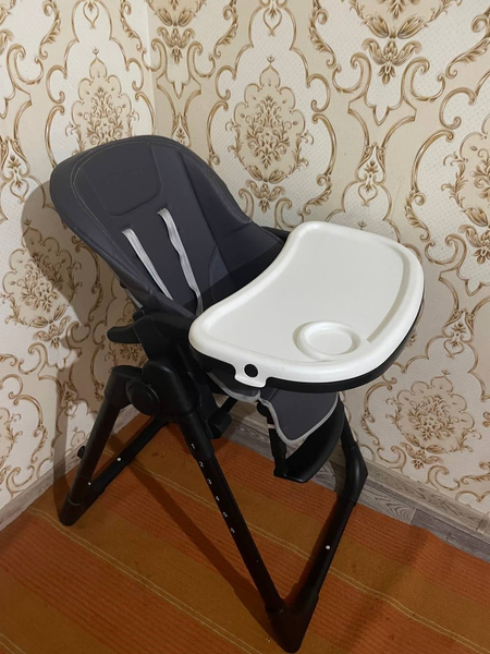 Bolalar ovqatlanadigan stoli. Srol korm dlya detey