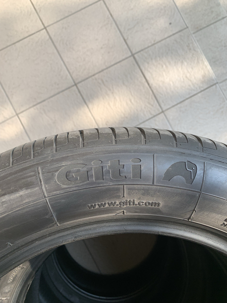 Продаю шины 215/55/17 Giti