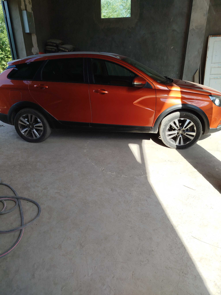 Lada Vesta coross