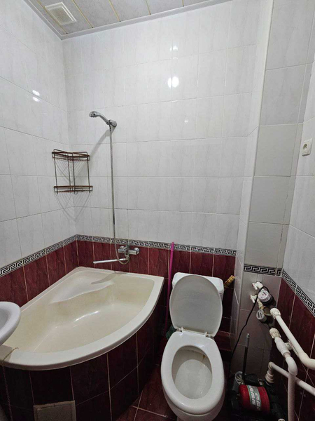 1 xonali 36m² 4-qavat sotiladi.