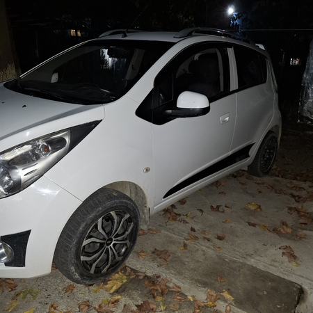 Spark 1 pazitsa 2015yil 5500$ boliwi