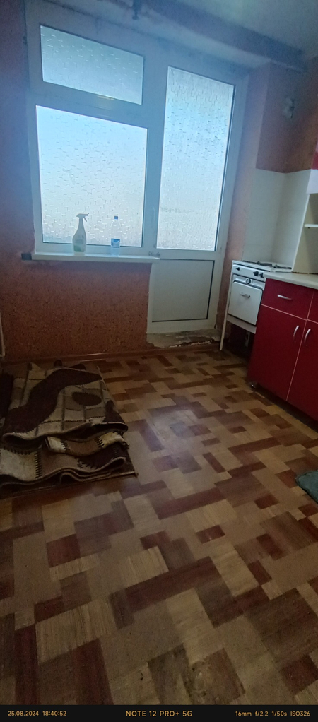 Ангренда  2 хонали уй сотилади