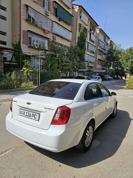 Срочно продам свой Lacetti Малые пробегом.