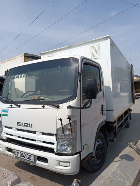 Isuzu сотилади пробег 480000 халол тоза
