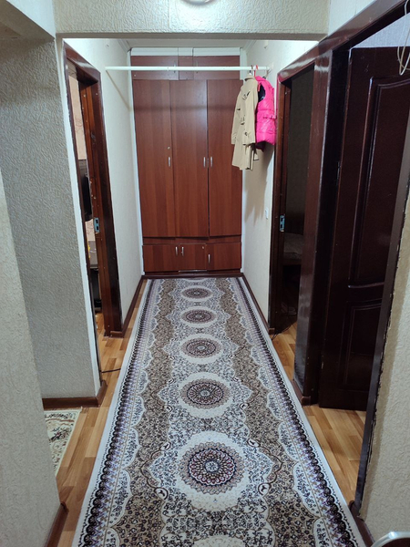 Fayzli honadon  3 xonali 2 etaj o'rtada joylashgan uglavoy emas