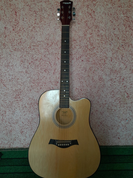 Aousstc gitara Holati Yangi