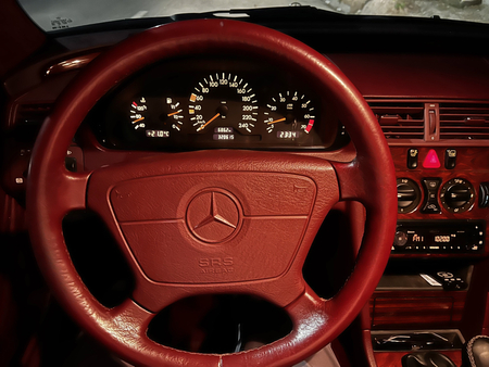Mercedes bens W202 C180 sotilasi