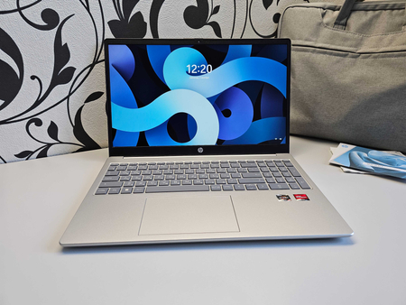 ПРОДАМ HP Laptop 15-FC0023 Ноутбук Ryzen™ 5-7520U/8GB/512SSD/15.6\\\