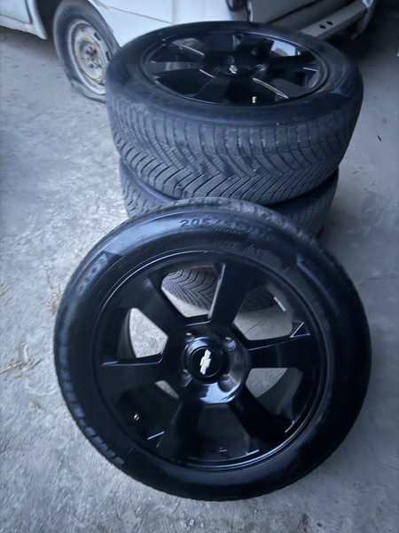 Diska balon sotiladi 205/55 R16