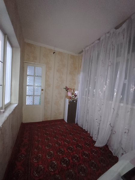Uy sotiladi 2 xona  3 xona qilingan Yunusobod 18 kv