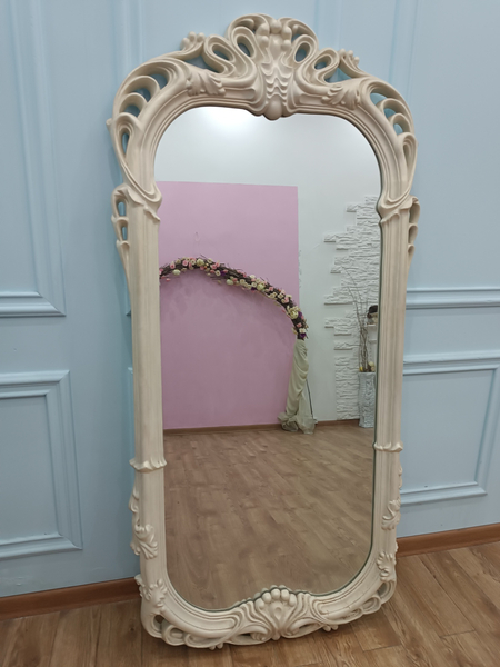 Koʻzgu oyna 80x170 sotiladi