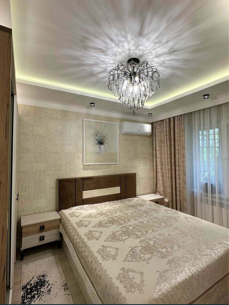 Продается 5/3/4 кирпич 77 серия,  110 кв , На  Ц 6