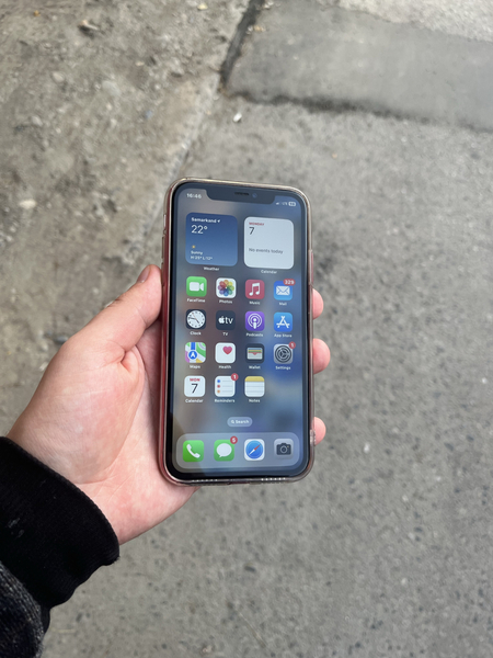 iPhone X в среднем состояние