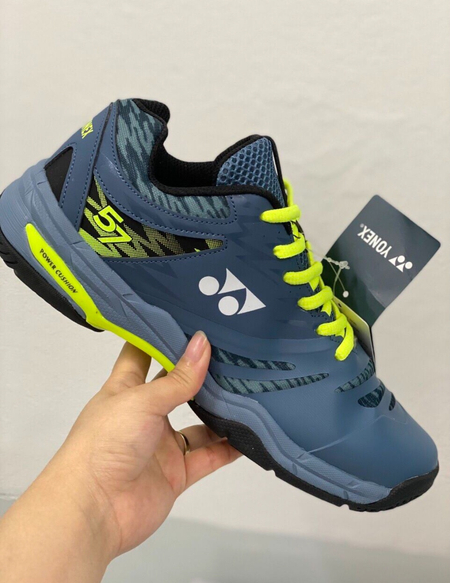 Yonex Badminton .