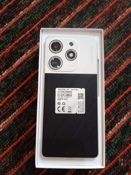 Spark 10 pro, 256/16