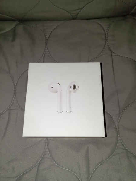 Беспроводные наушники AirPods