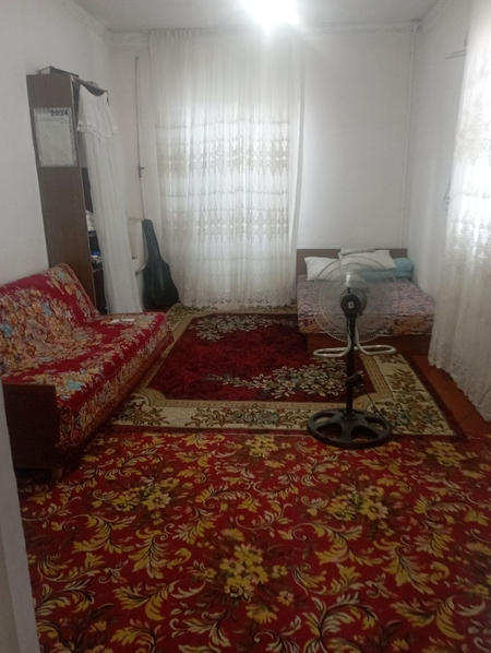 Nazarbek tekstil hovli sotiladi