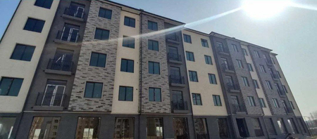 .Продам 4комнатную 120м2 коробку в Янгичоштепа метро 1чи бекат 2этаж.