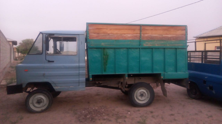 Automobil JUK gurzavoy