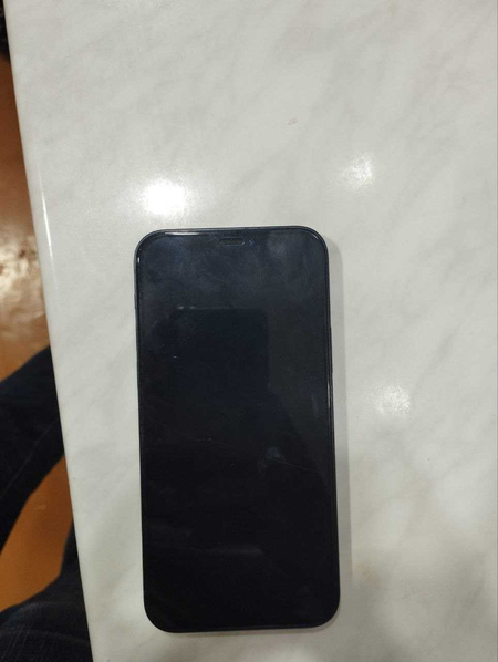 Продаётся Iphone 12 (64 Гб)