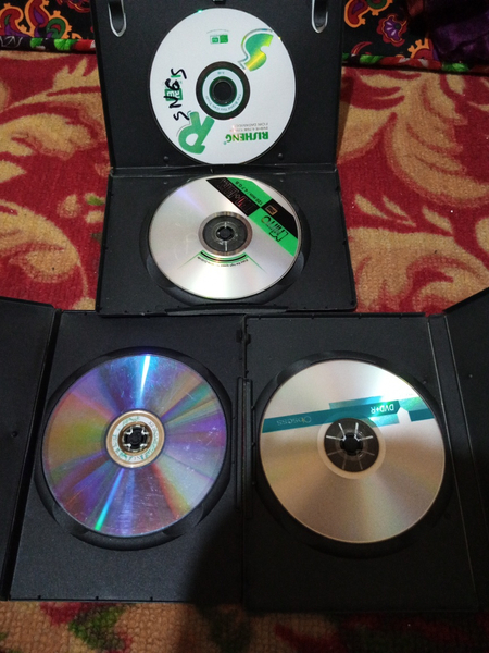 Диски  DVD 8 ужастиков