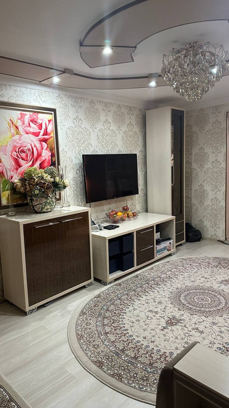 М.Улугбек! Продаётся 4/1/4 квартира