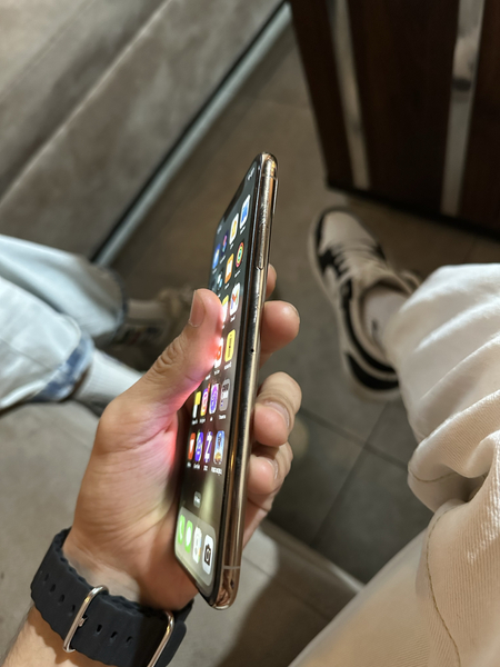 Iphone Xs max faqat abmen yahshiro samsung redmiga pasni oqila avval