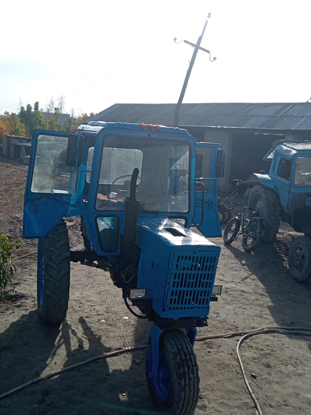 MTZ80 yili 90 dakument yangi
