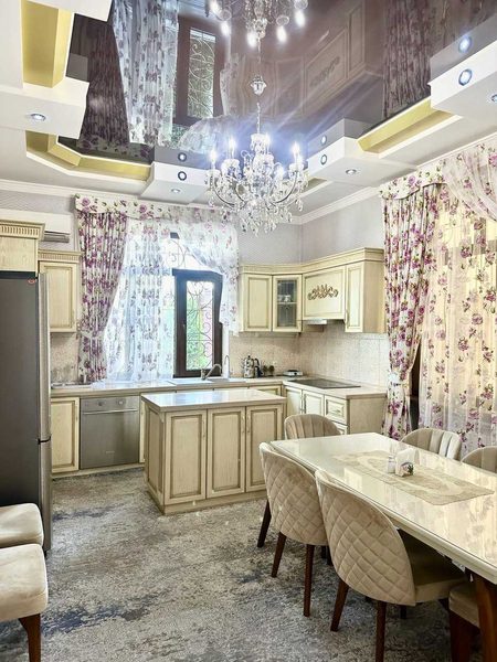 Cдается дом в центре города за Grand Mir Hotel (Гостиница Россия)