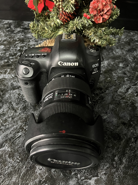 Продаю canon 5D Mark 4