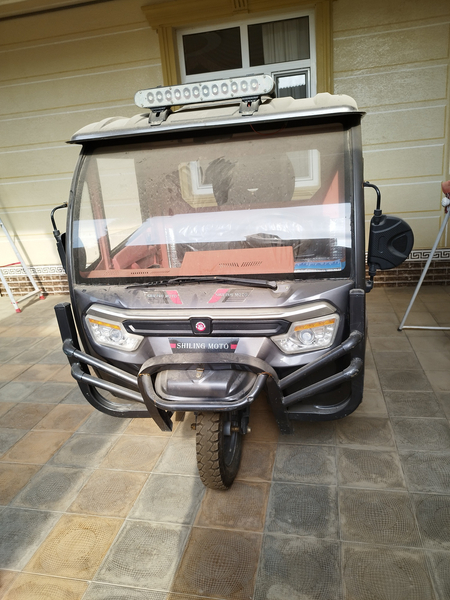 SHiling moto sotiladi