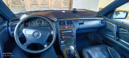 Mercedes Benz w210
