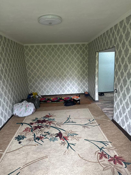 Продаю 1/4/4. Переделана в 2х ком. Чиланзар 24кв. Недорого