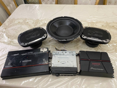 Kenwood uslitl sotiladi