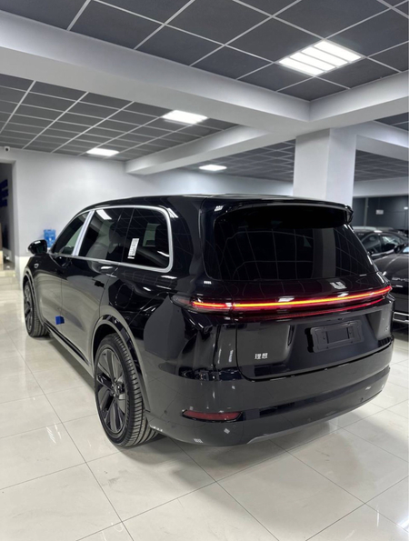 Автосалон Yilistar предлагает с гарантией гибрид Li9 Max с