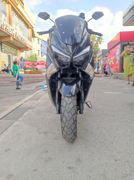 Skuter sotiladi benzin