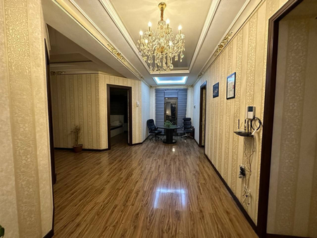 Мирабад рядом Модерн Таур