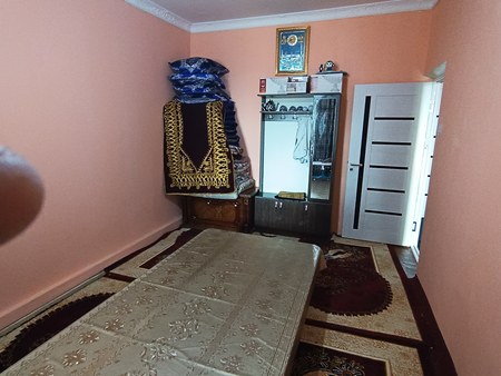 Uy sotiladi yangiyul shaxar markazidan 3 xona 4 xona qilingan
