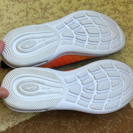 NIke Air Max Axis Premium GS Running Shoes. 38.5 размер