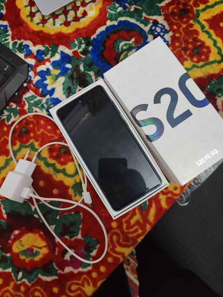 Samsung Galaxy s20 FE 5g 128gb