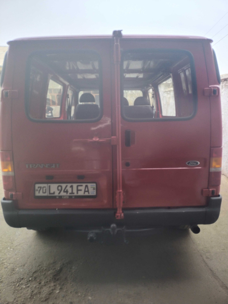 Ford transit sotiladi