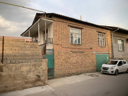 Uy sotiladi 4.8 sotix yengi tashmi postiscan 1.5 km kirganda damaruda