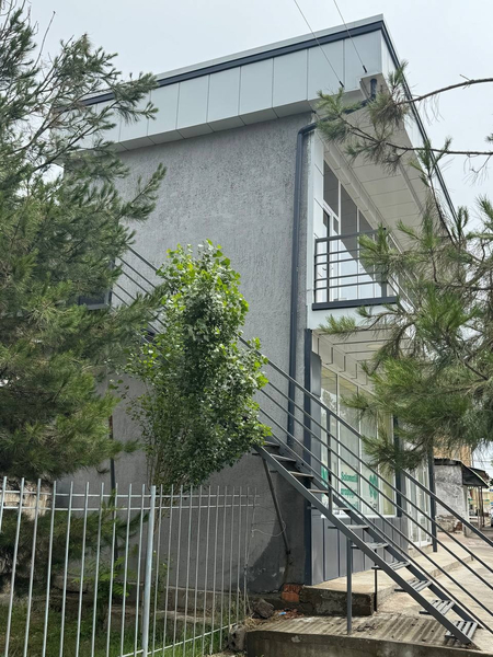 Noturar joy sotiladim 2 qavatliy har bir qavati 60kv 120kv