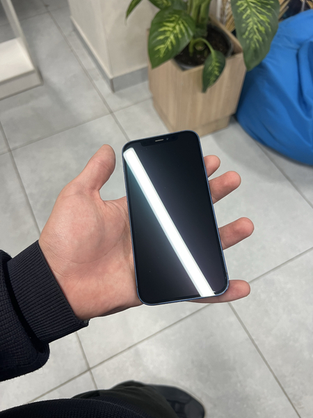 iPhone 12 kor dok bor