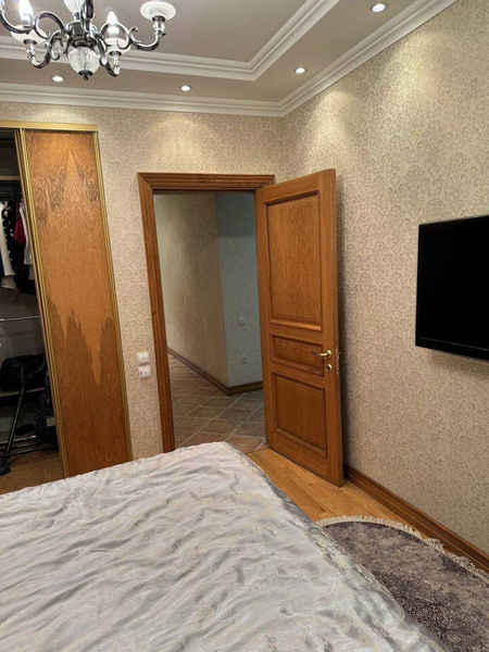 Срочно! Аренда! 3-х ком квартира в Банковском доме. ор-р Узбум. 102 м2