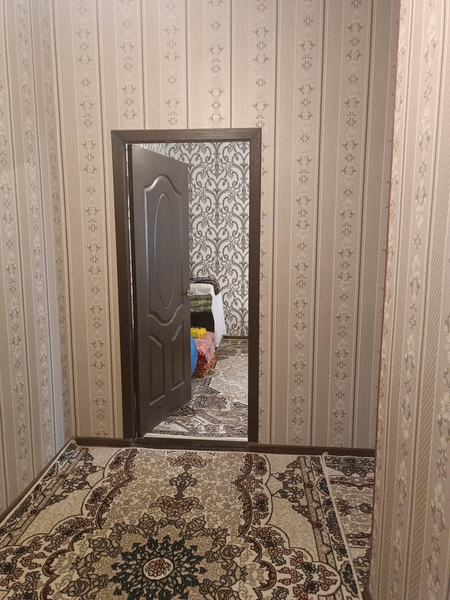 1 bir honali uy sotiladi