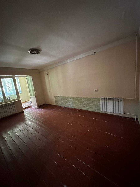 Шота Руставели 3/2/4 кирпич (67м2) без ремонта, Азия гостиница