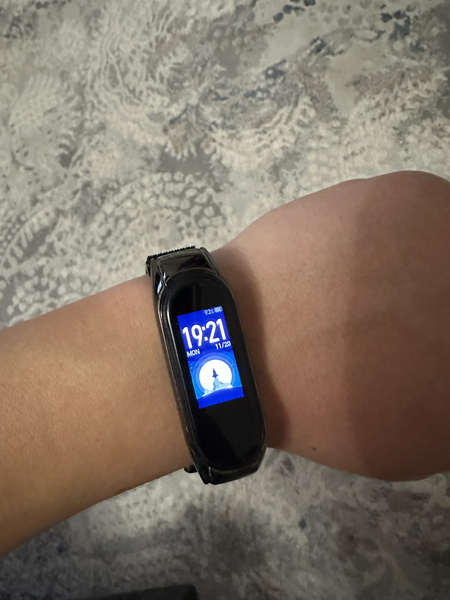 Продам часы mi band 3