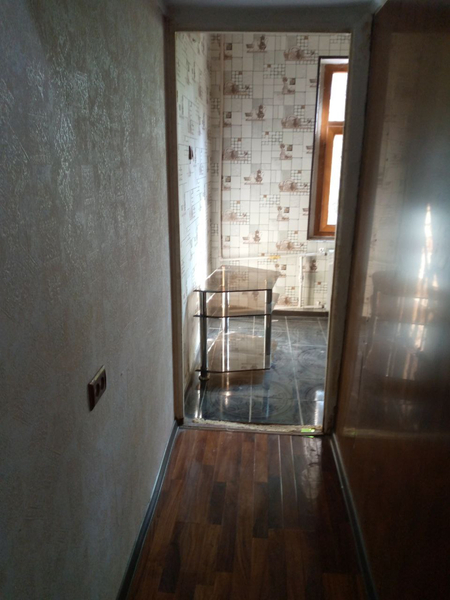 Куйлик 1 .1 хонали ,40 квадрат,1 чи этаж.2 га 3 балкон.38.000$