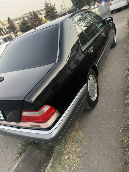 Mercedes-benz w140 черного цвета